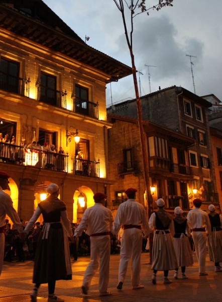 22 Campfire & Scandinavian Recipes to celebrate Midsummer’s Night ...